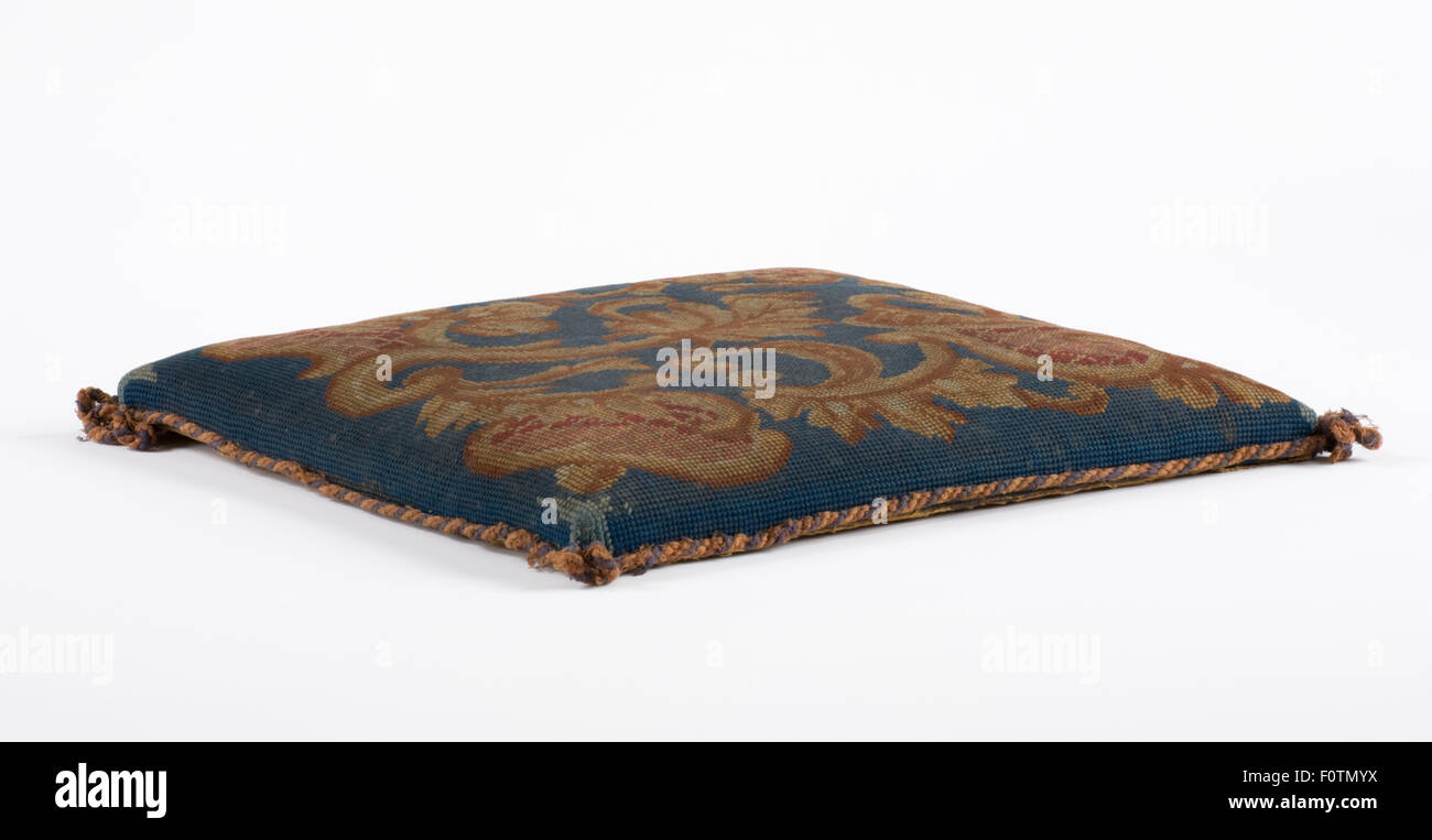 Royal cushion hi-res stock photography and images - Alamy