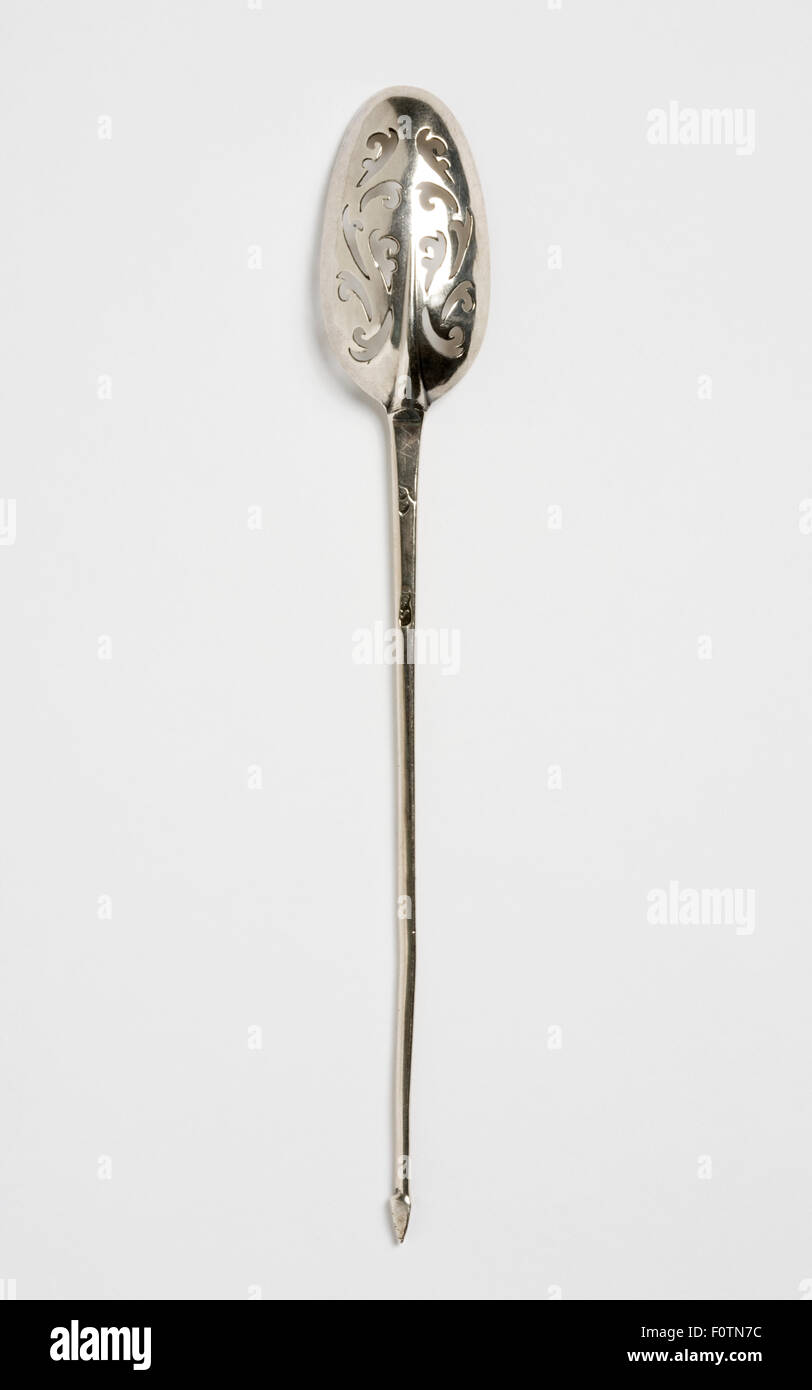 Straining spoon hi-res stock photography and images - Alamy