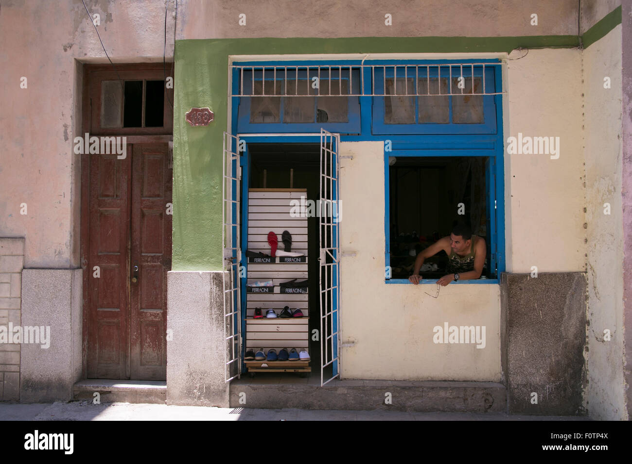 Leaning in a window hi-res stock photography and images - Alamy