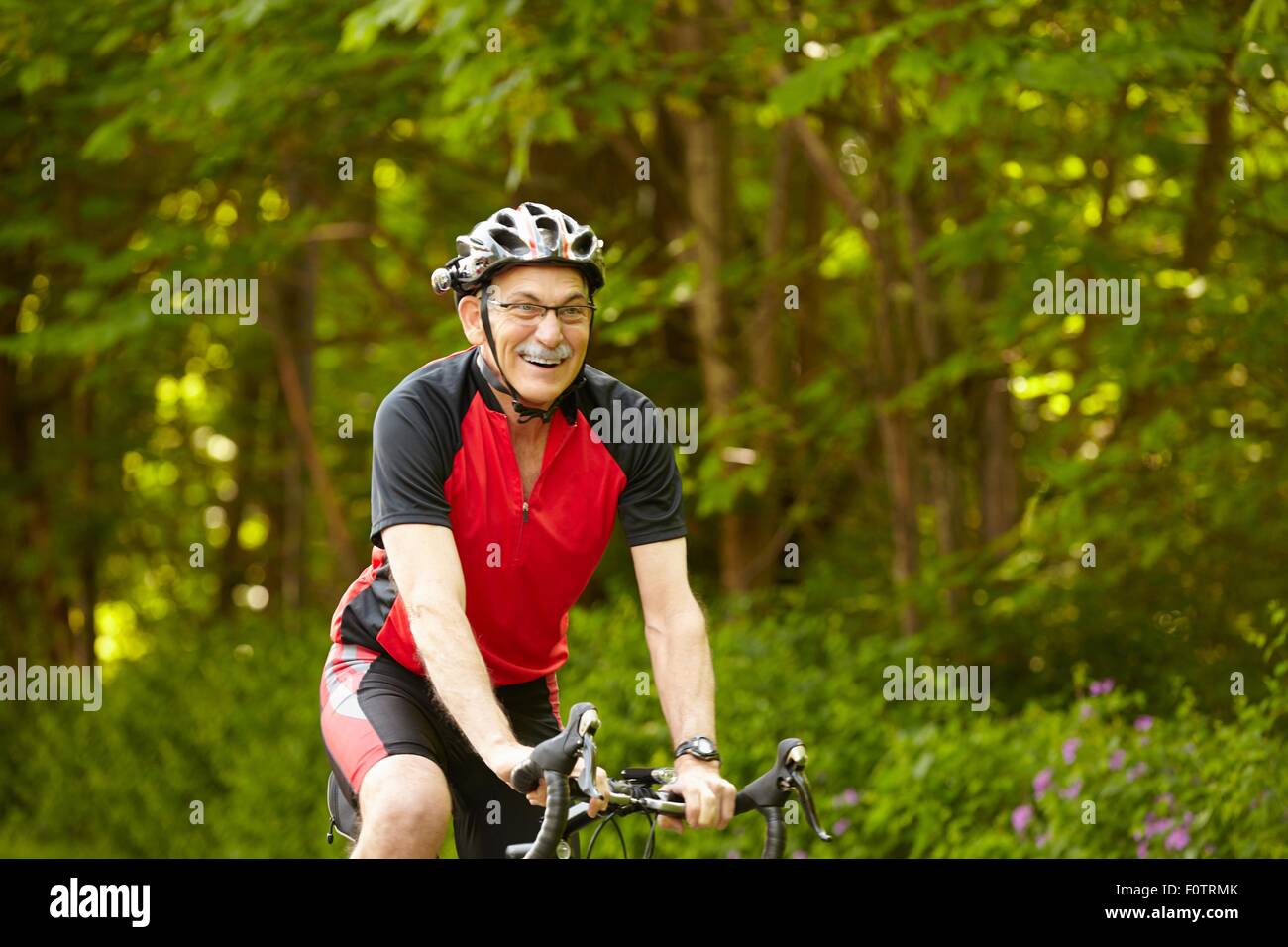 Man on bicycle hi-res stock photography and images - Alamy