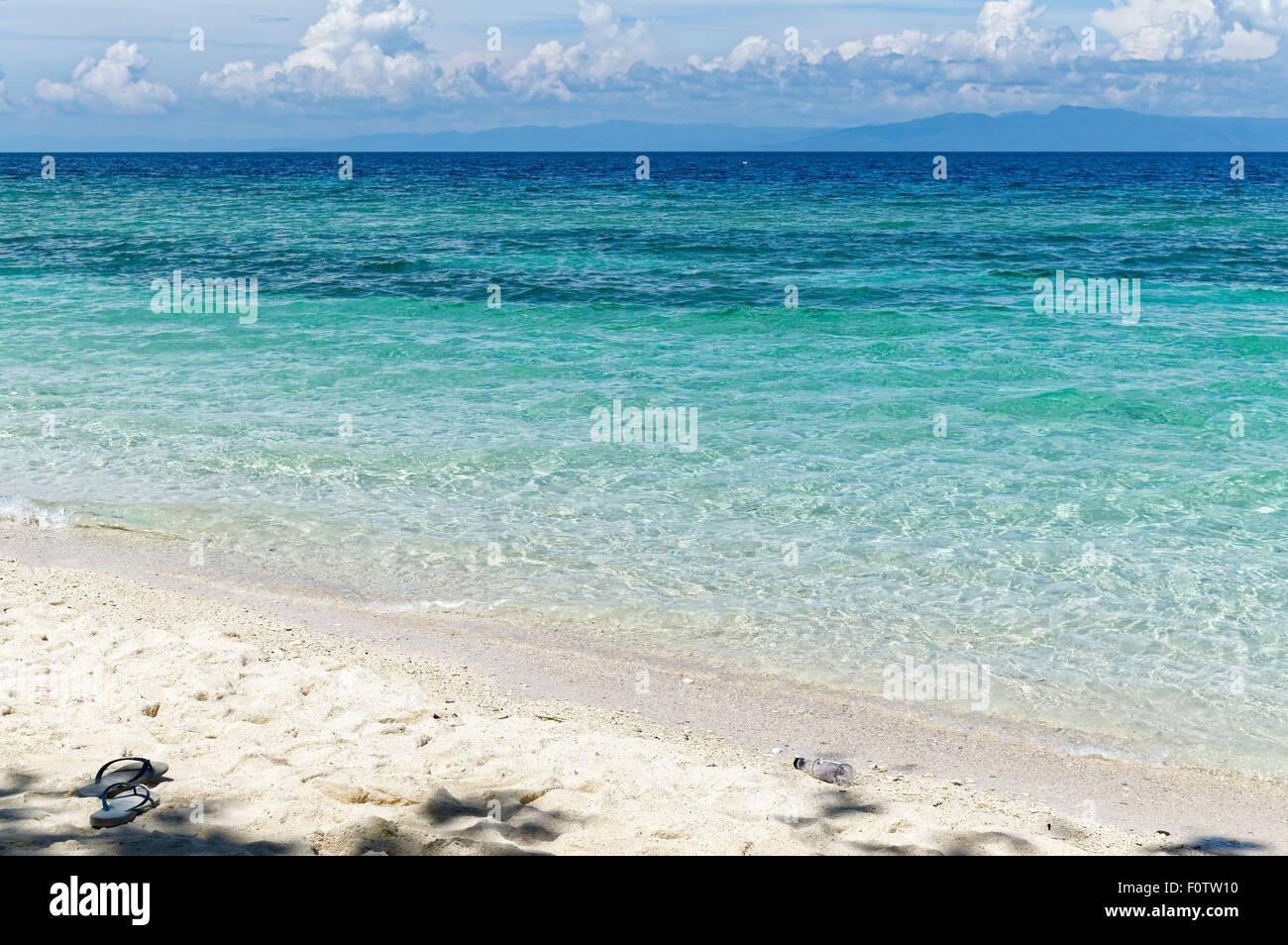 High noon beach resort hi-res stock photography and images - Alamy