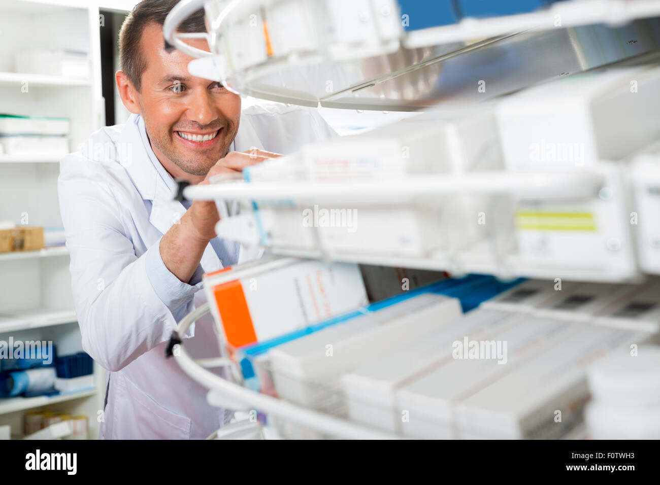 Male chemist hi-res stock photography and images - Alamy