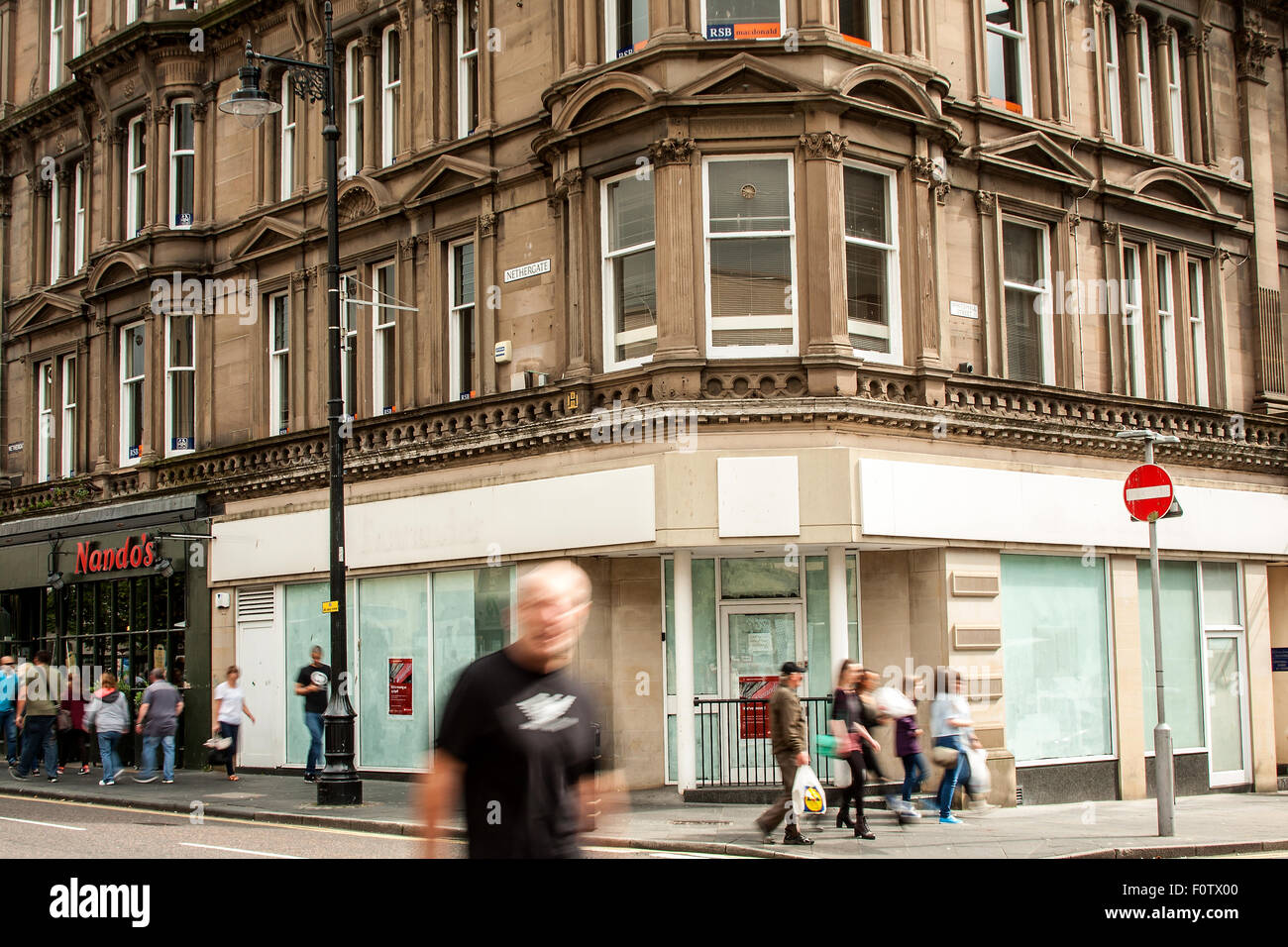 Empty shop in dundee hi-res stock photography and images - Alamy