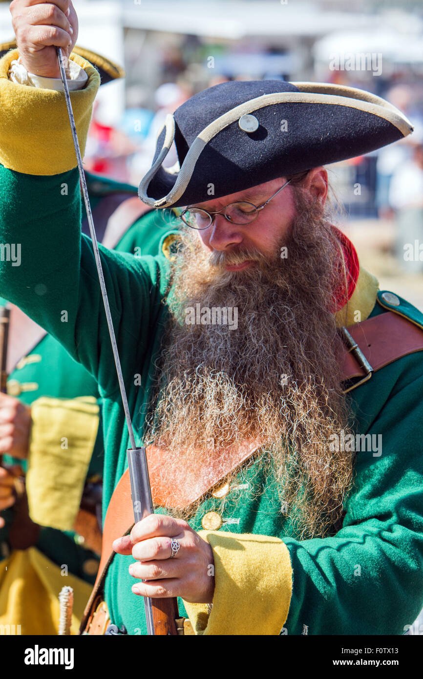 Carolean costume hi-res stock photography and images - Alamy