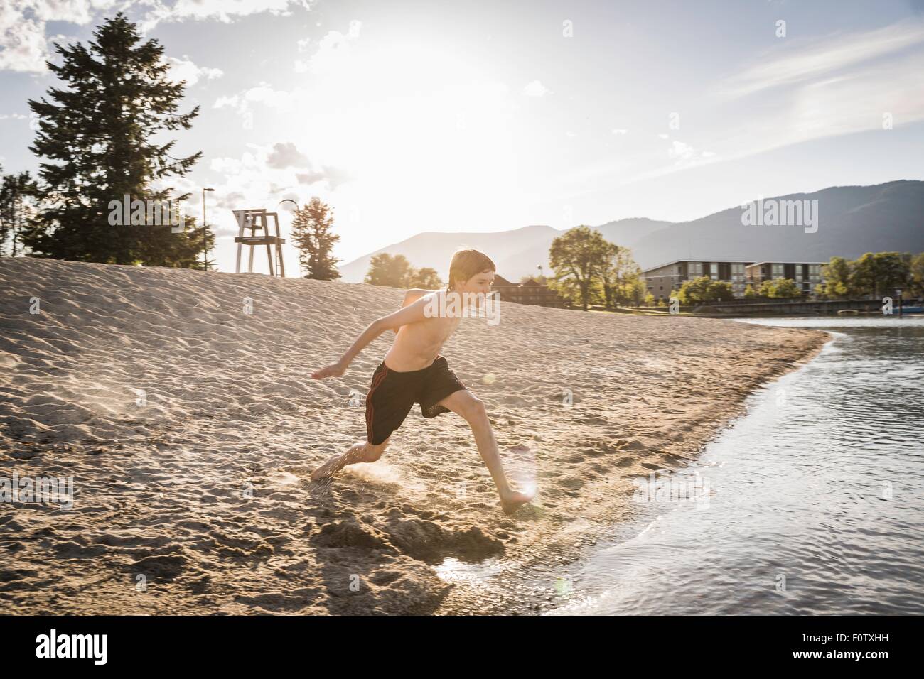 Waters edge at beach sand hi-res stock photography and images - Alamy