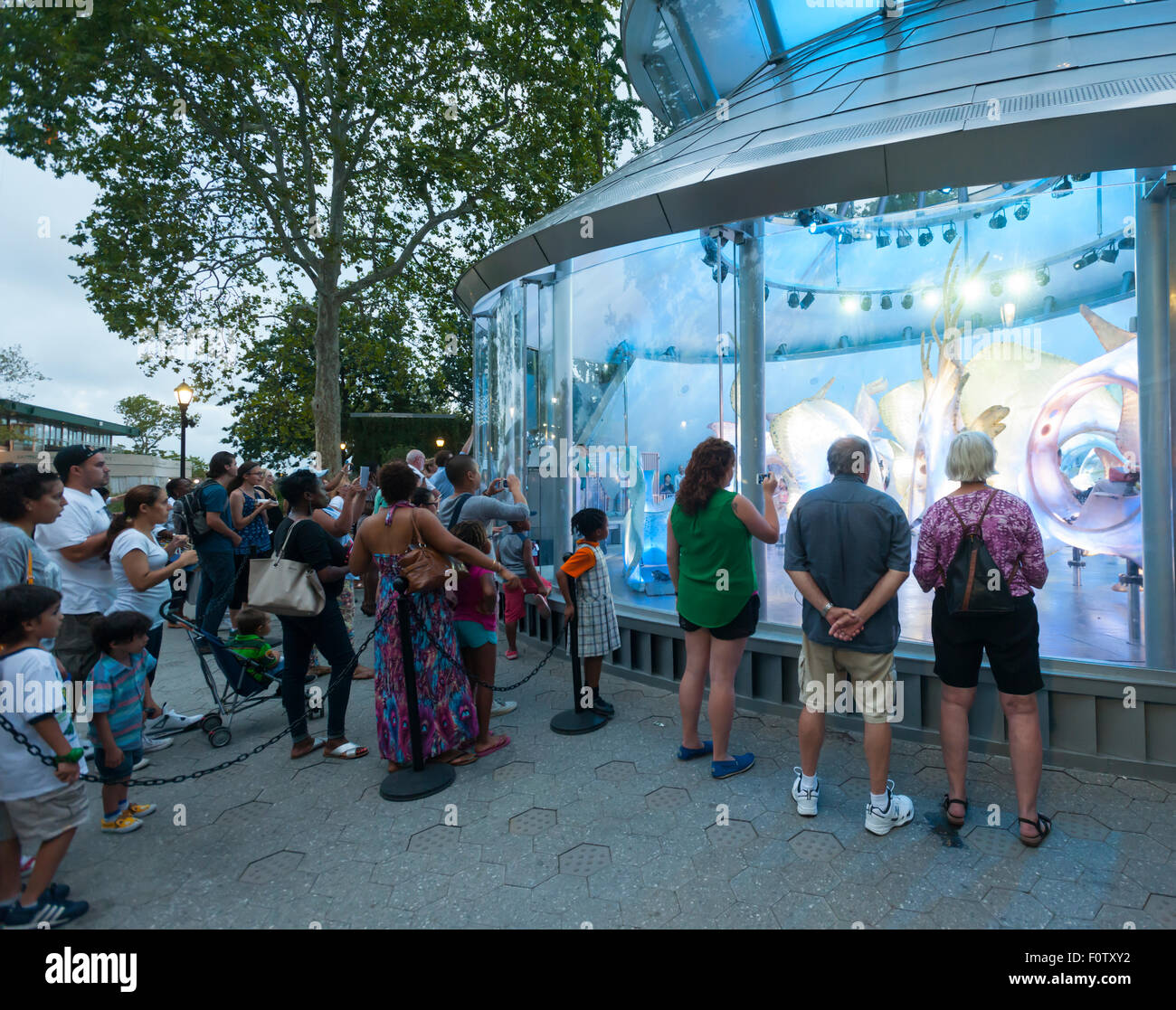 Amusement park ride line new york hi-res stock photography and images ...
