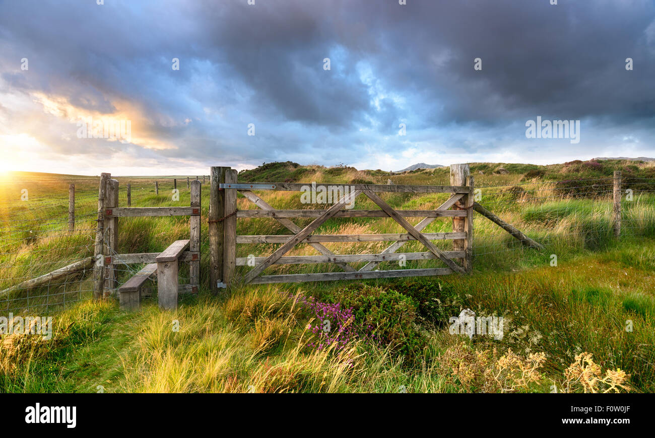 Dramatic moorland sunset hi-res stock photography and images - Alamy