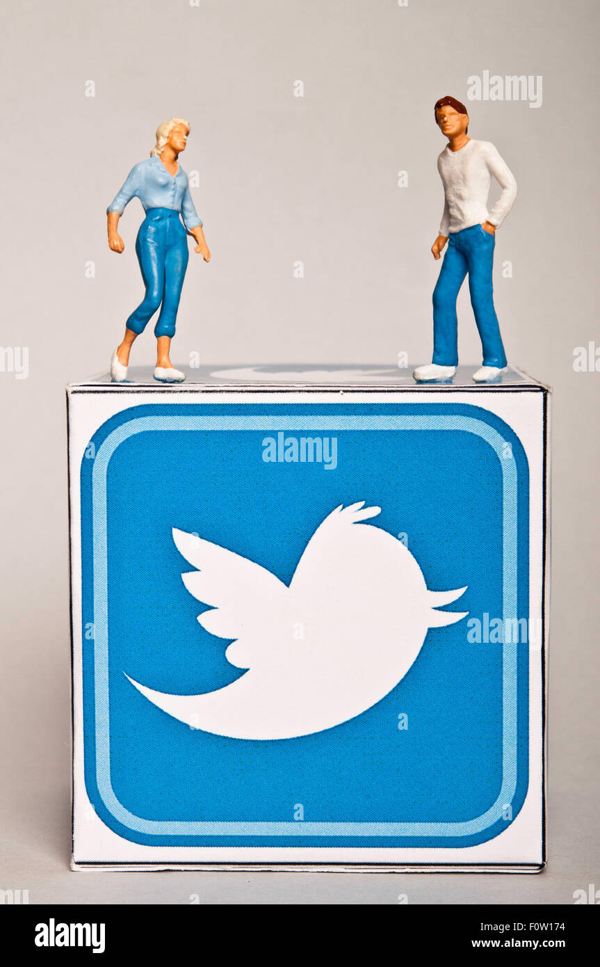 Social media connections twitter hi-res stock photography and images ...