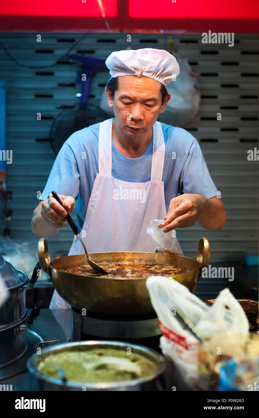 Street chef on Yaowarat Road, Chinatown, Bangkok Stock Photo - Alamy