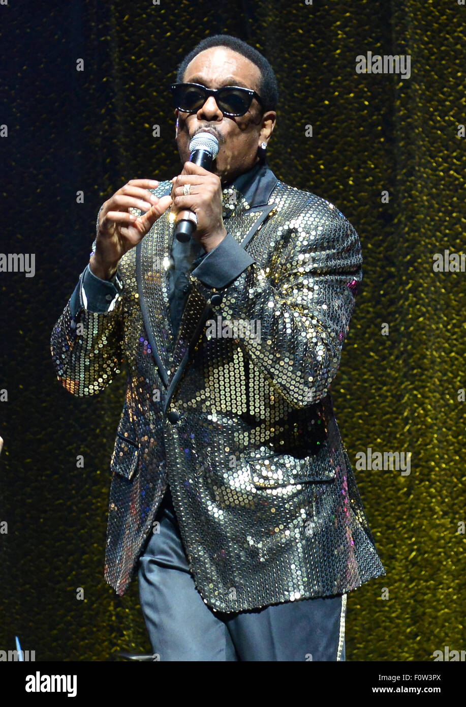 Charlie wilson performing hi-res stock photography and images - Alamy