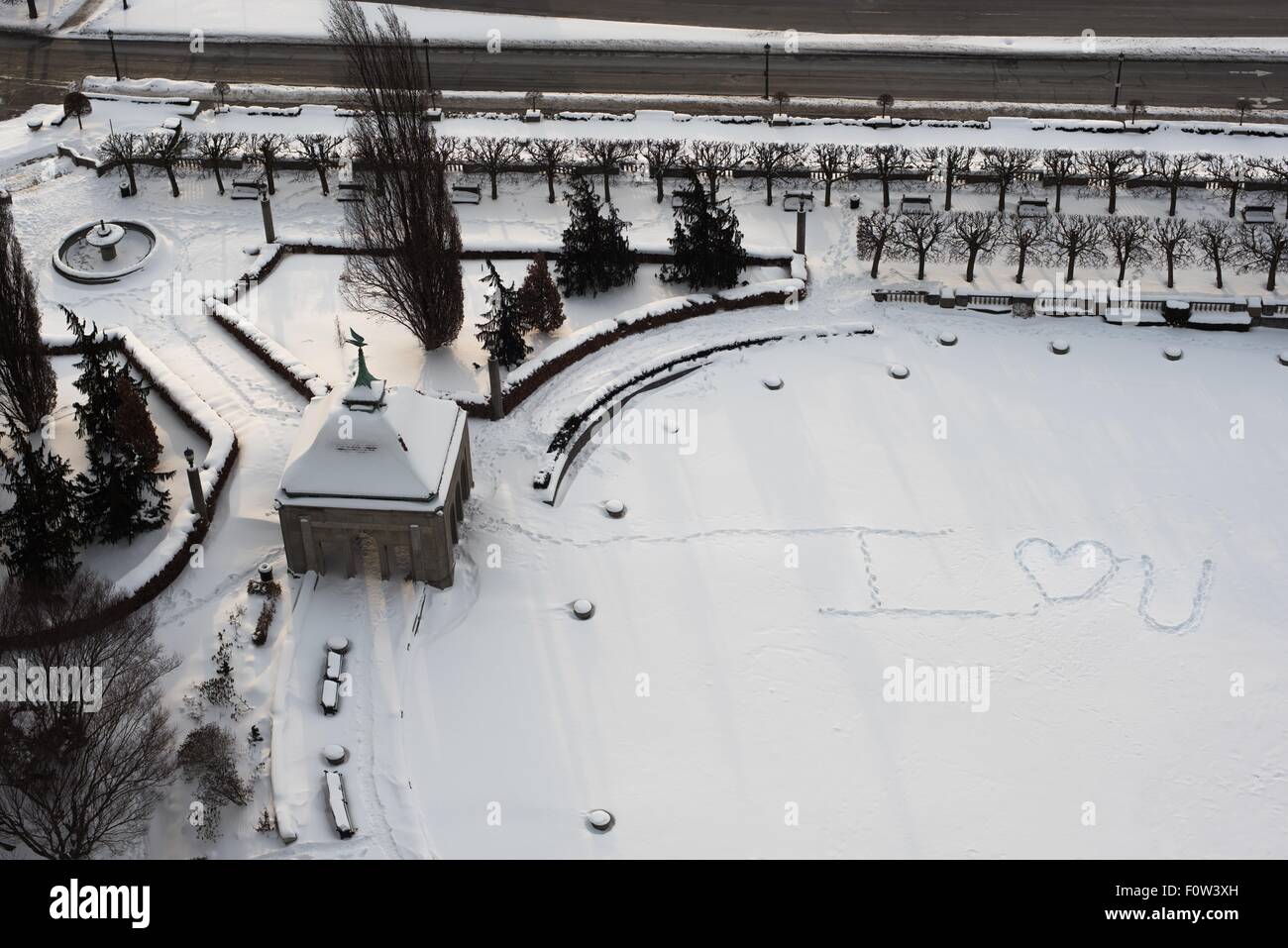 Snow writing hi-res stock photography and images - Alamy