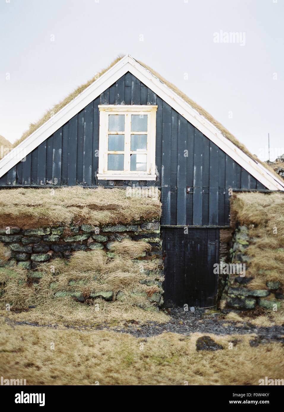 Turf roof hi-res stock photography and images - Alamy