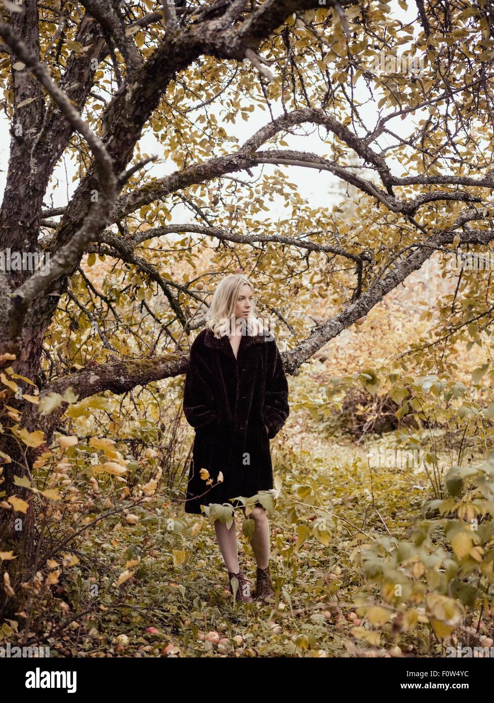 Portrait of young woman in rural setting Stock Photo - Alamy