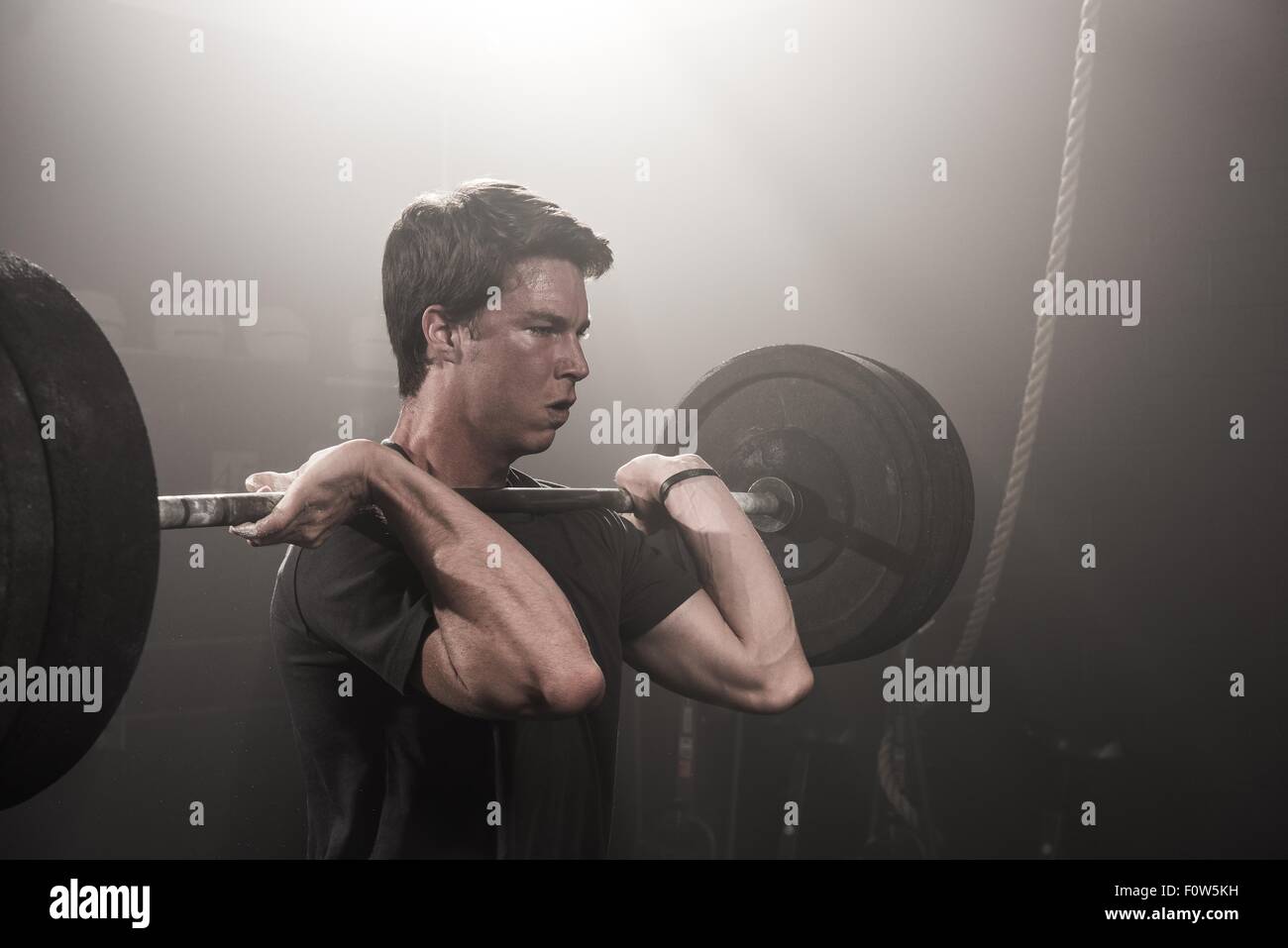 Lifting of heavy weights hi-res stock photography and images - Alamy
