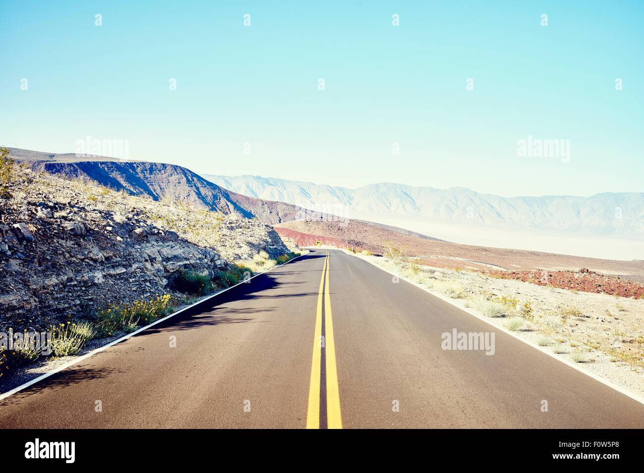Desert road trip view hi-res stock photography and images - Alamy