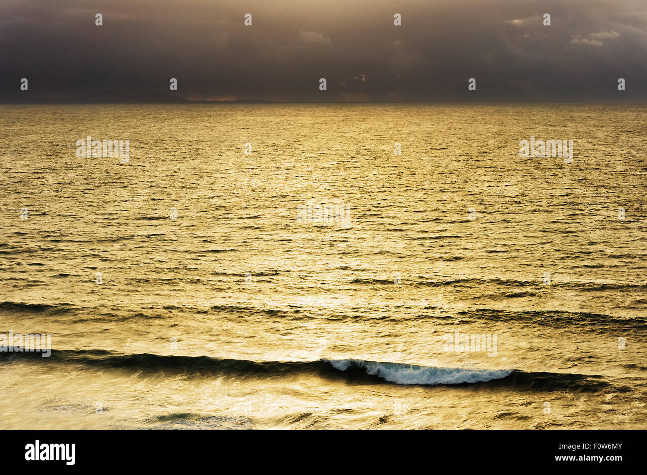 Sunshine on sea hi-res stock photography and images - Alamy