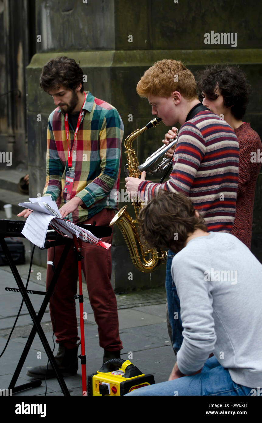 Band busking at the Edinburgh Festival Fringe in 2015 Stock Photo - Alamy