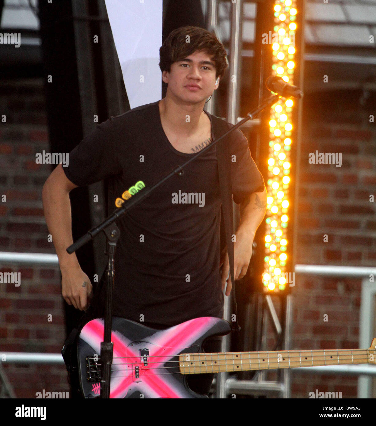 New York, USA. 21st Aug, 2015. Musician CALUM HOOD from the band 5 ...