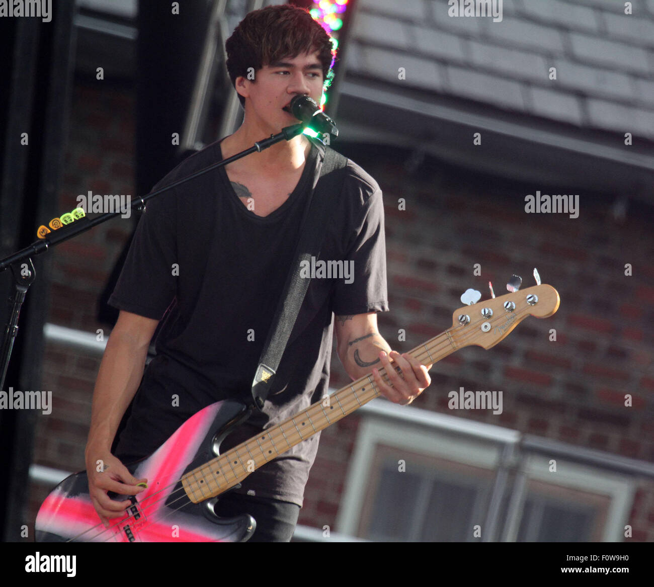 New York, USA. 21st Aug, 2015. Musician CALUM HOOD from the band 5 ...