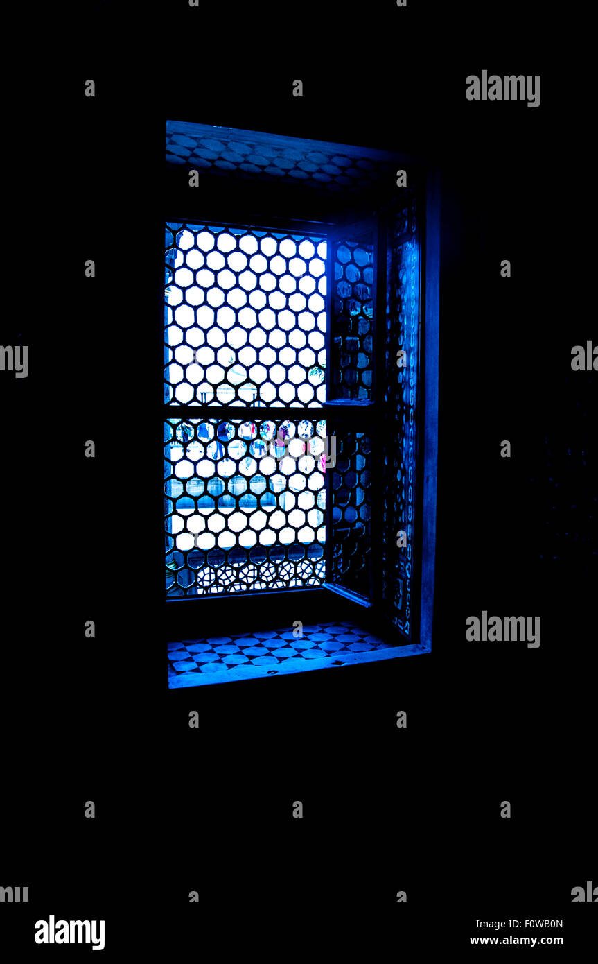 Lattice window hi-res stock photography and images - Alamy