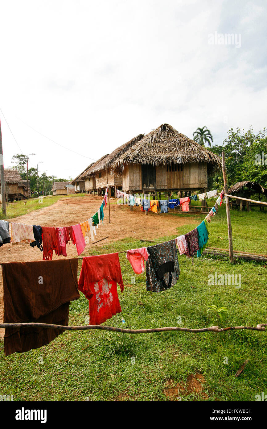 Buen Peru. Matses tribu. Amazon. Peru Stock Photo - Alamy