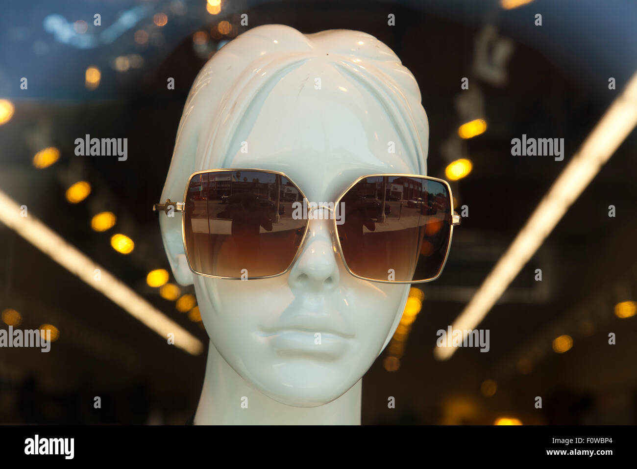 Manikins in shop windows, Melrose Ave., Los Angeles, California, USA ...