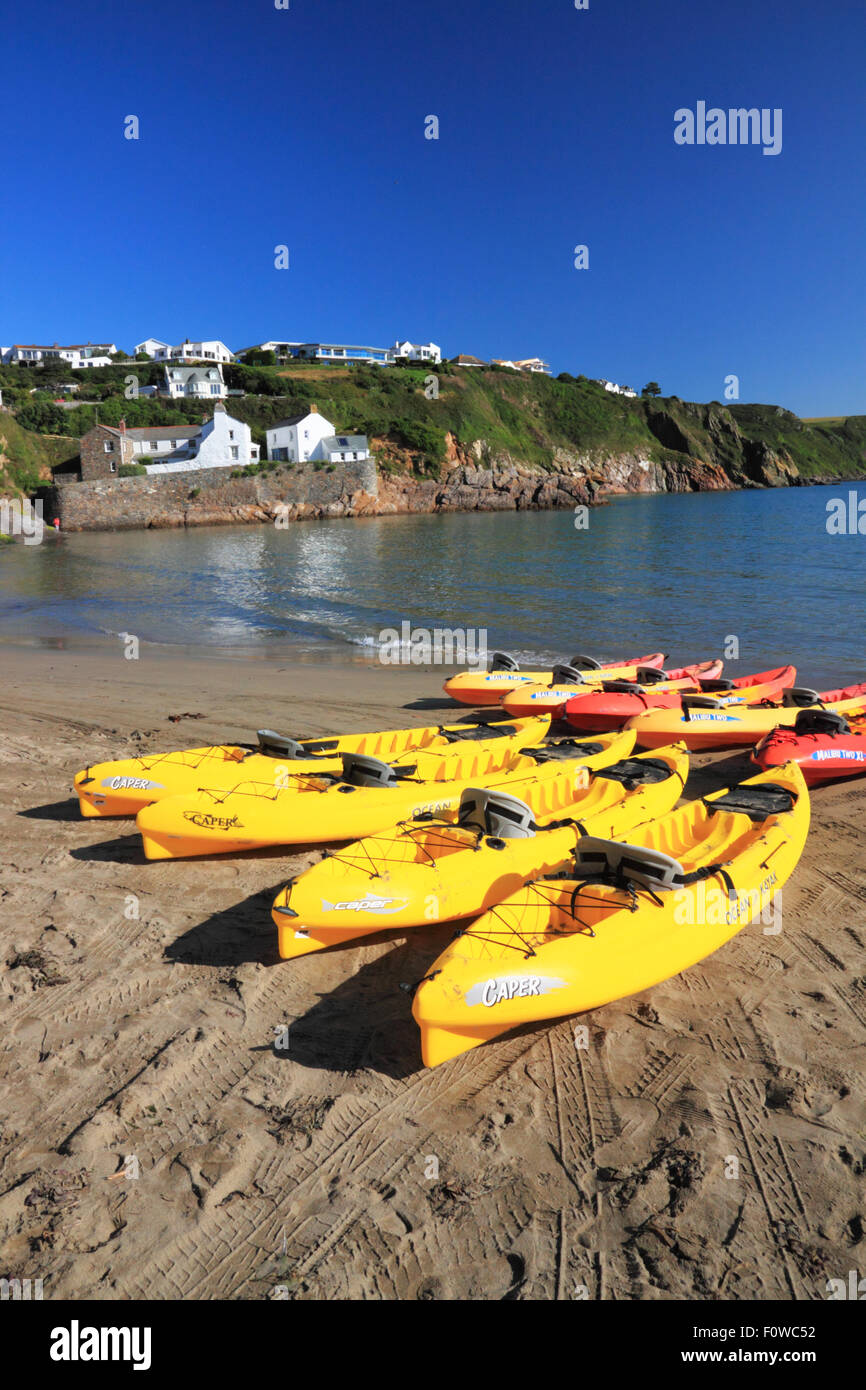 Red Kayaks High Resolution Stock Photography and Images - Alamy