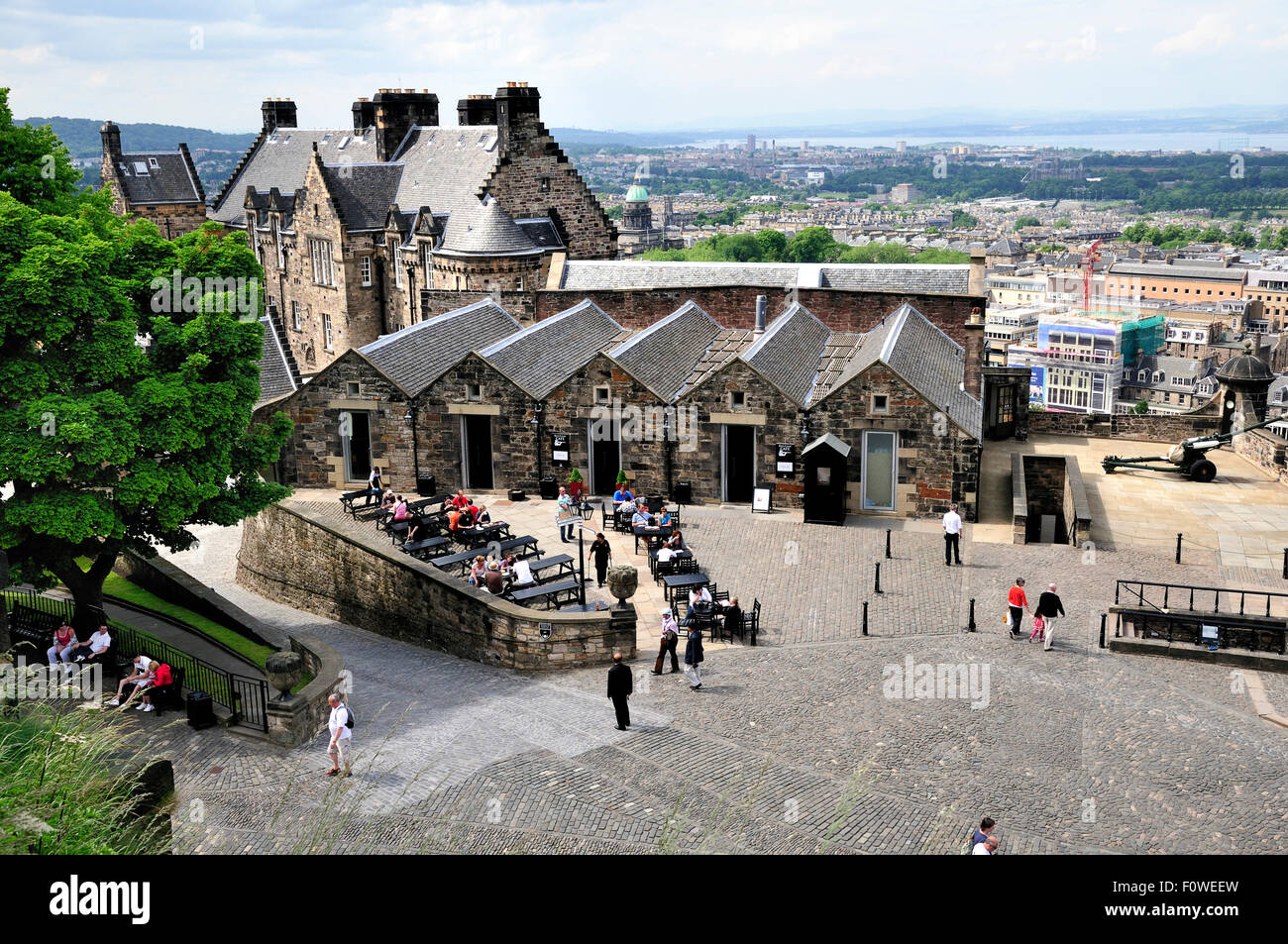 Courtyard of Edinburgh castle. The Redcoat cafe serves food and ...