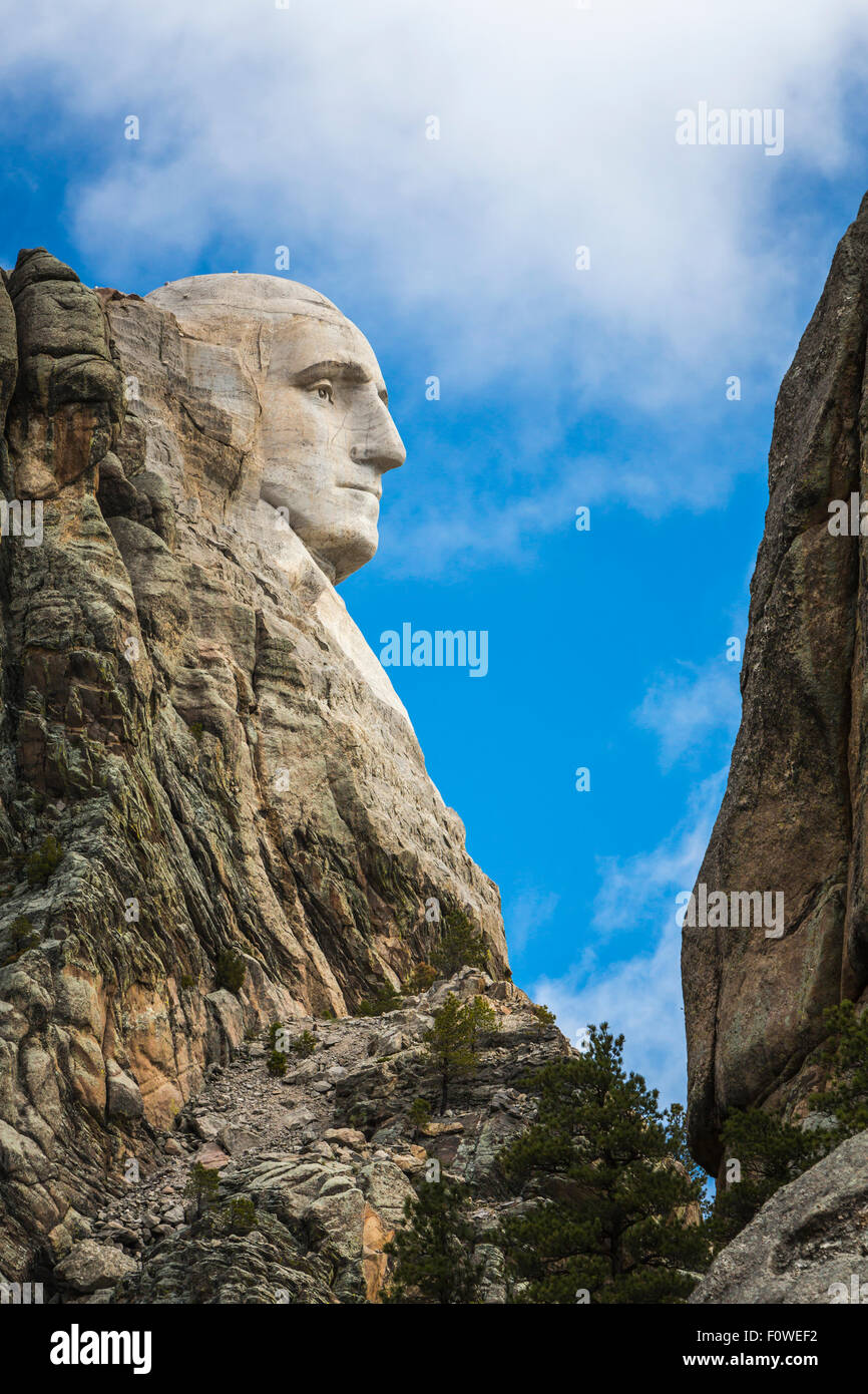 George washington sculpture carved into granite at mount rushmore hi ...