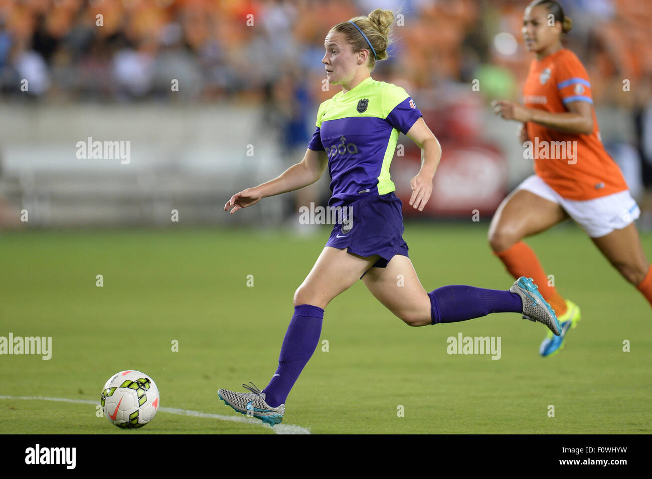 Houston, Texas, USA. 21st Aug, 2015. Seattle Reign midfielder Kim ...