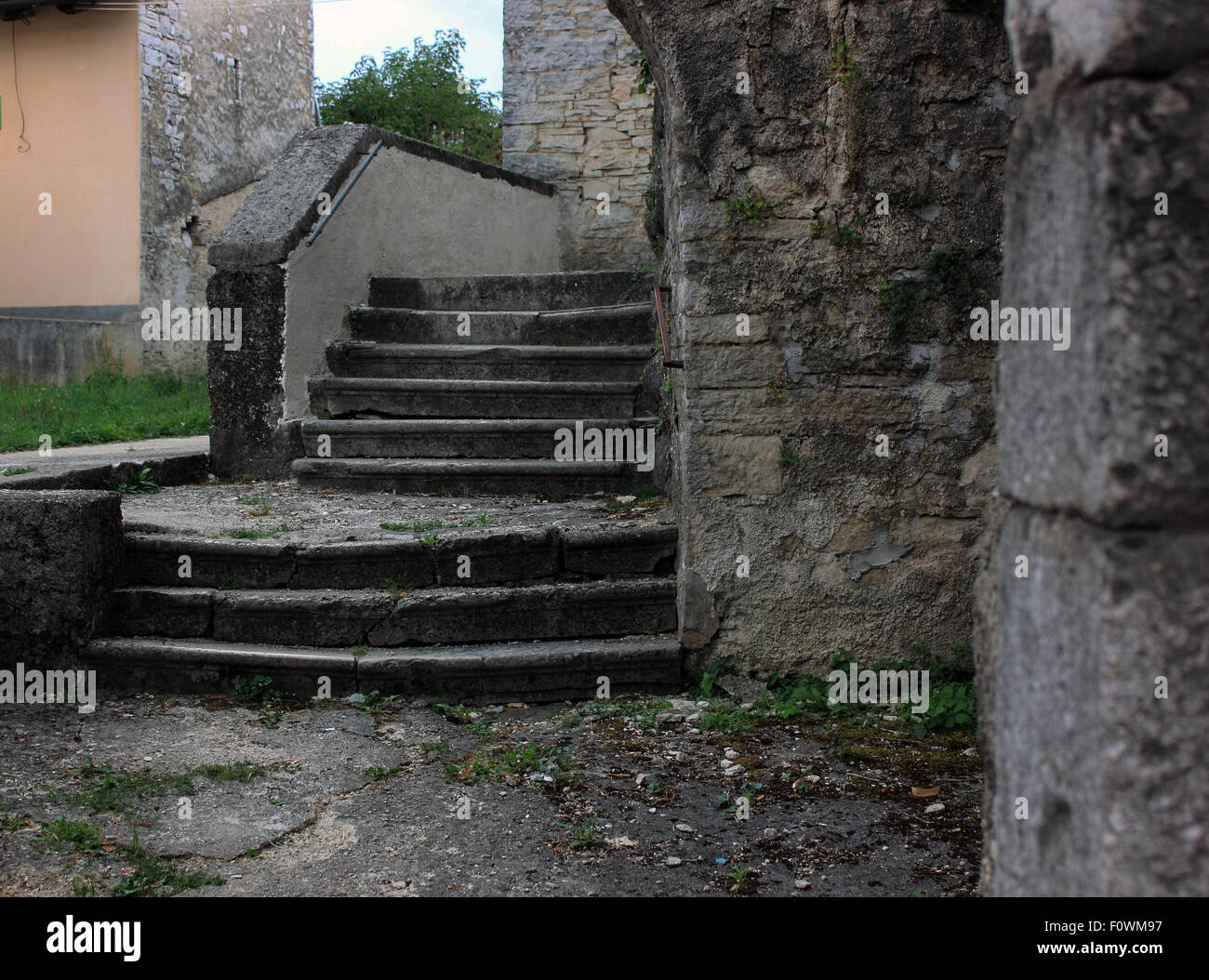 House with outdoor stairs hi-res stock photography and images - Alamy