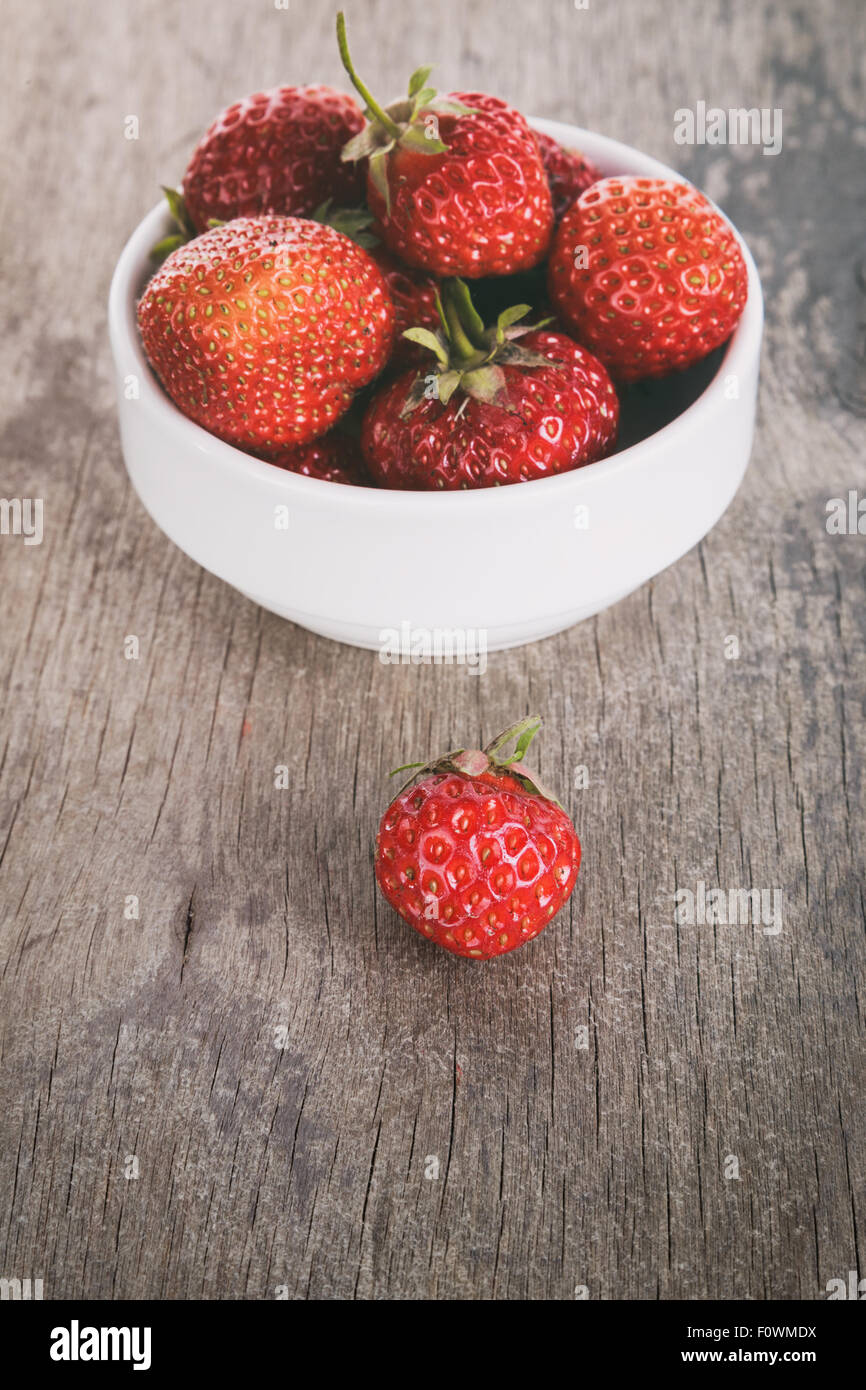 Strawberry table vintage wood rural hi-res stock photography and images ...