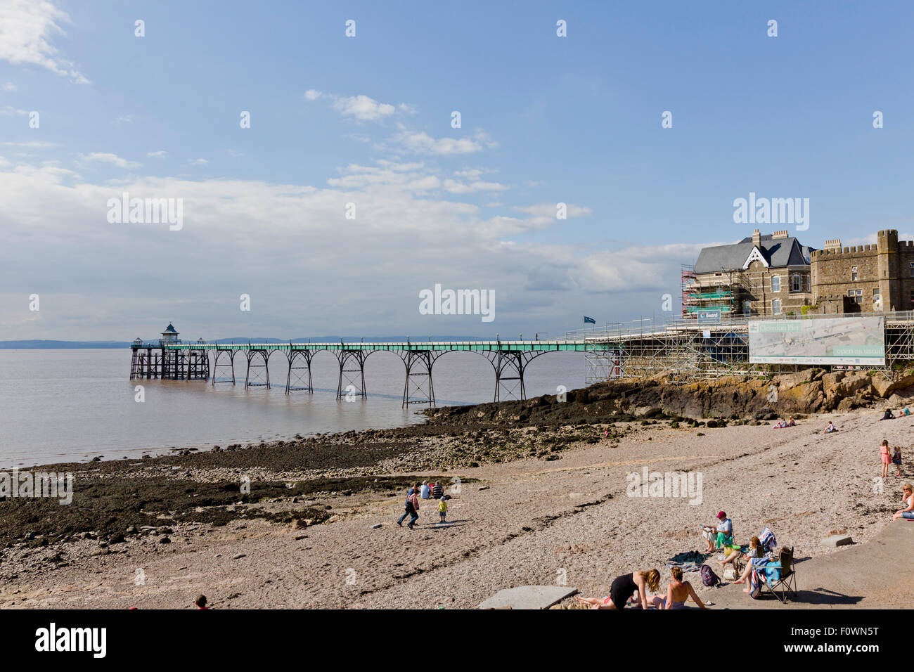 Clevedon beach hi-res stock photography and images - Alamy