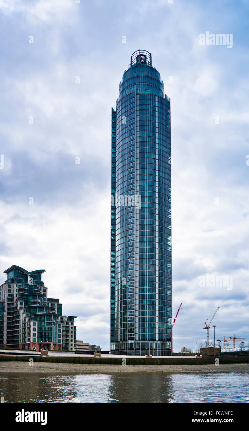 50 storey tower hi-res stock photography and images - Alamy