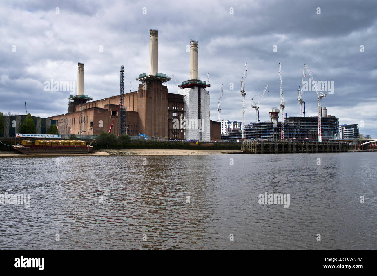 Battersea Power Station redevelopment and adjoining new residential ...