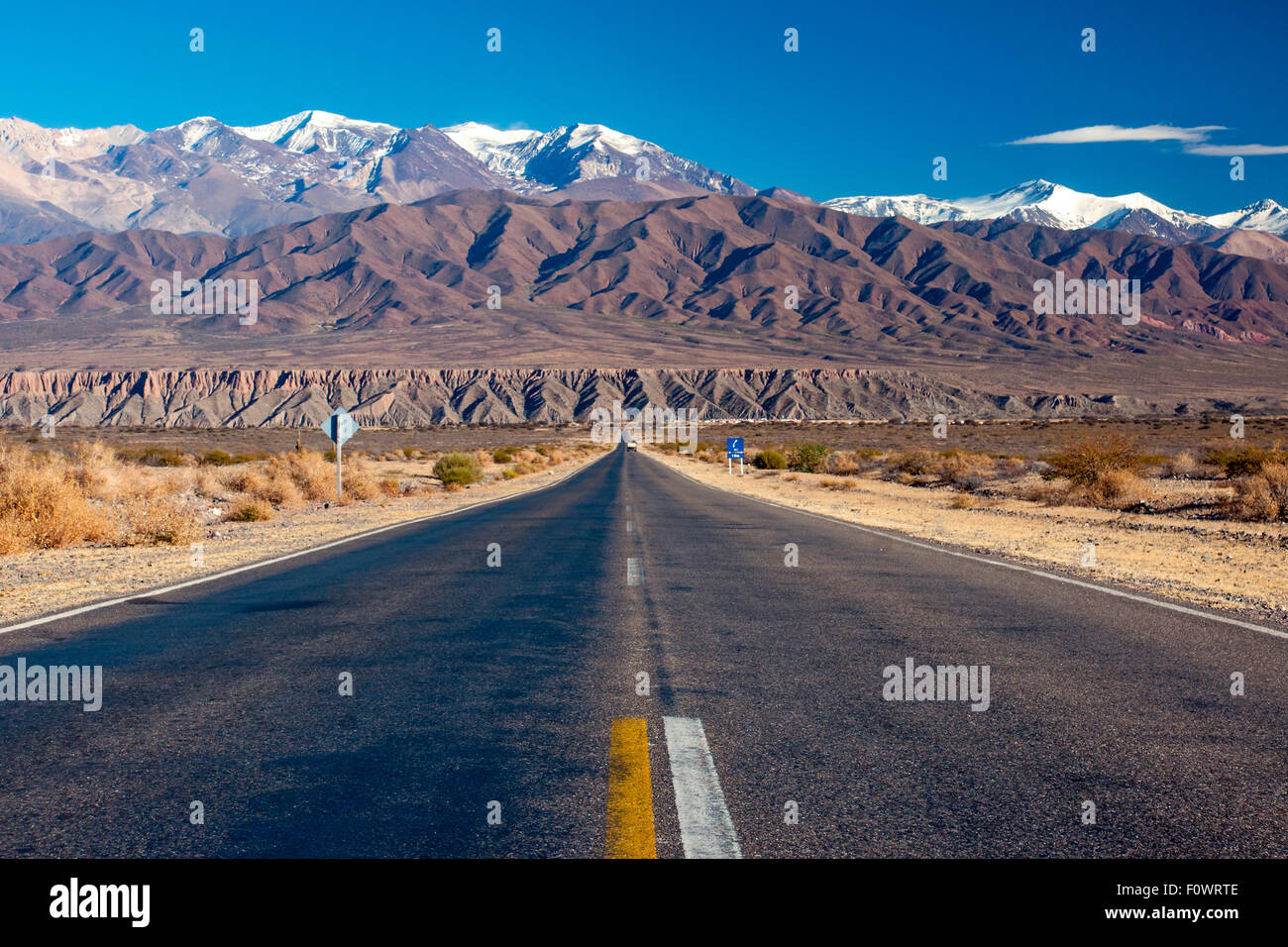 Road to cachi town hi-res stock photography and images - Alamy
