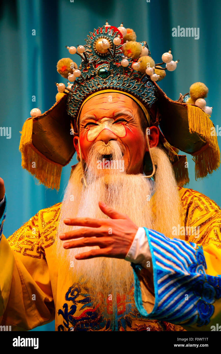 Beautiful female chinese opera singer hi-res stock photography and ...