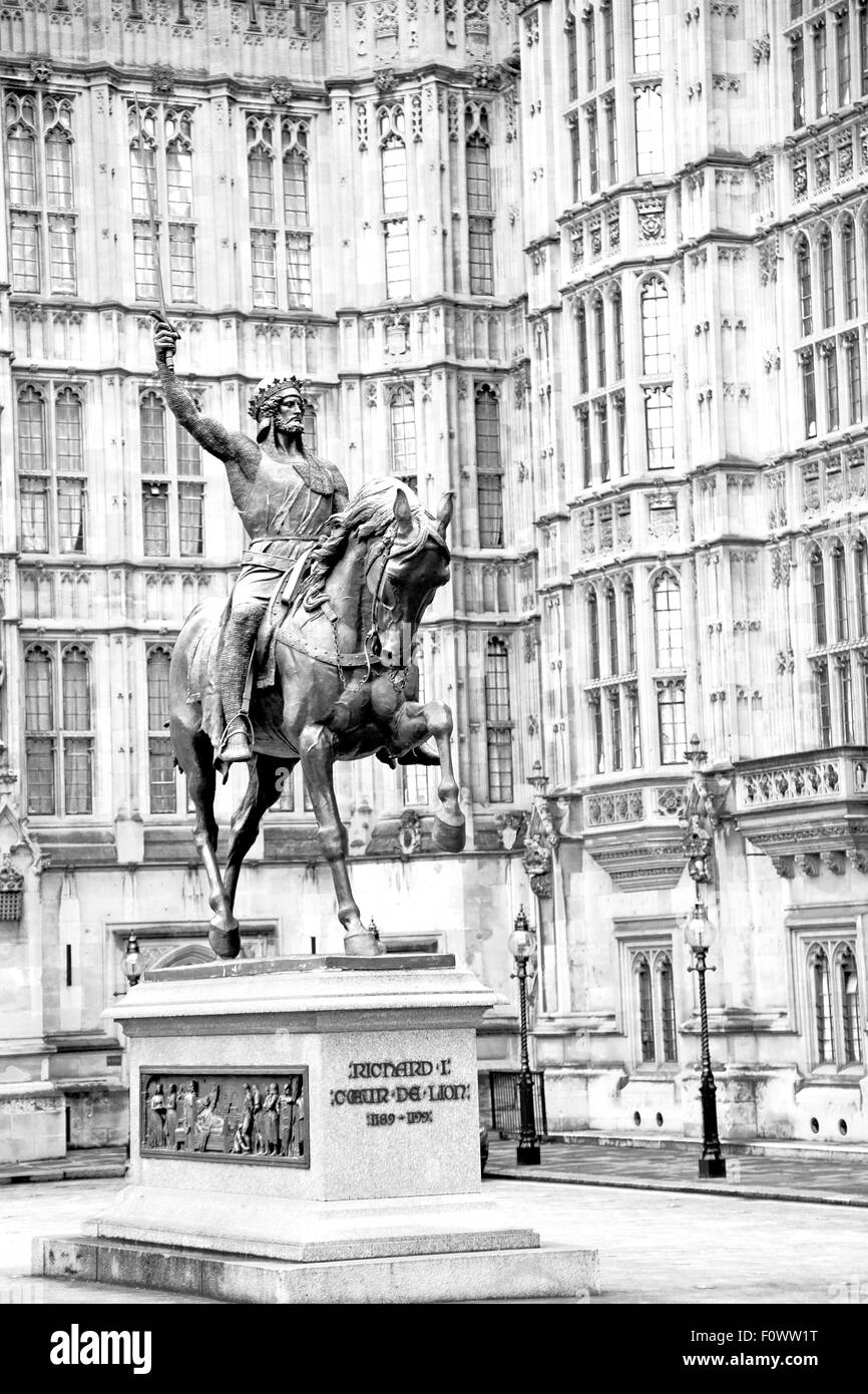 marble and statue in old city of london england Stock Photo - Alamy