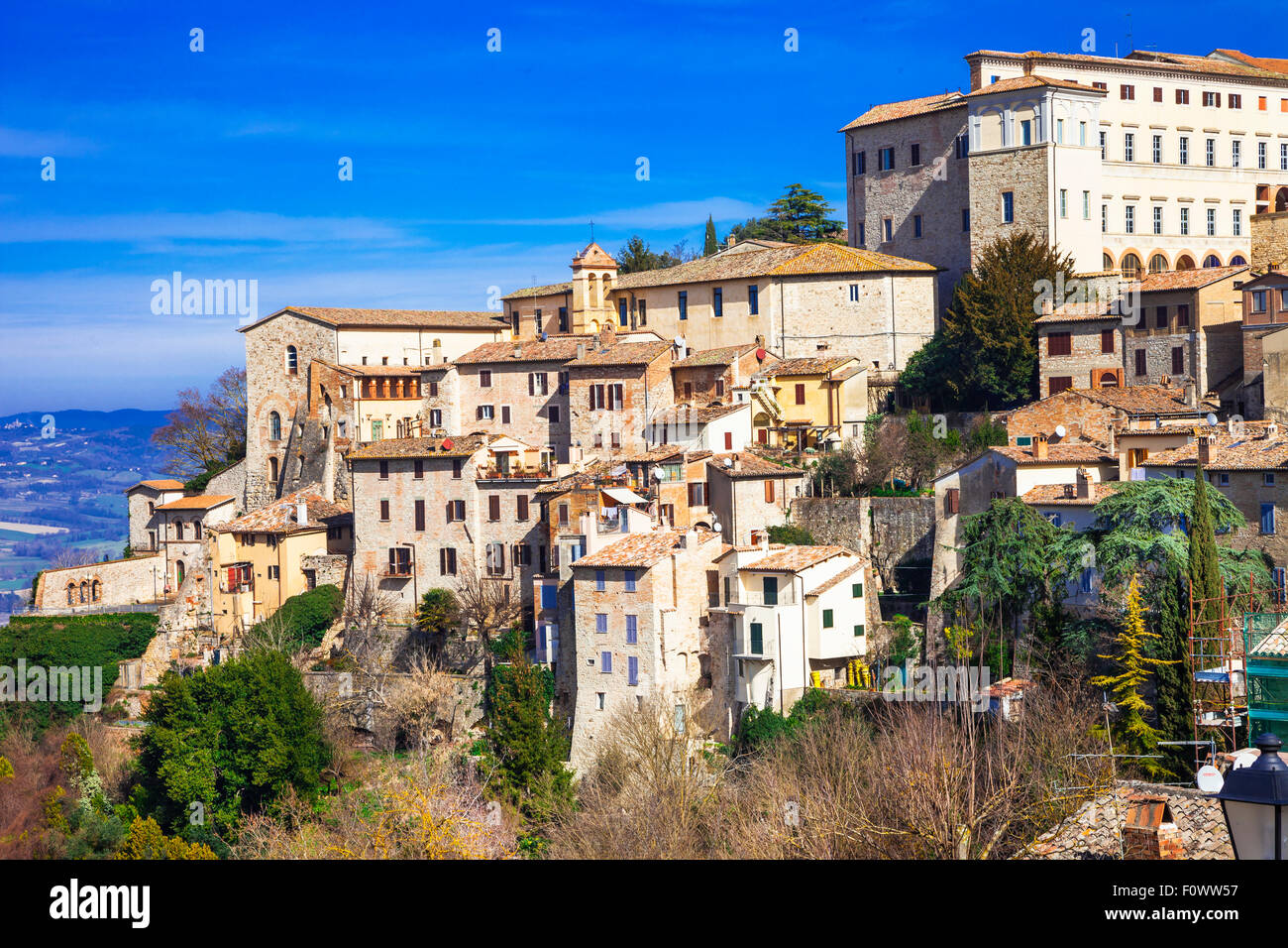 Italy medieval castle turret hi-res stock photography and images - Alamy