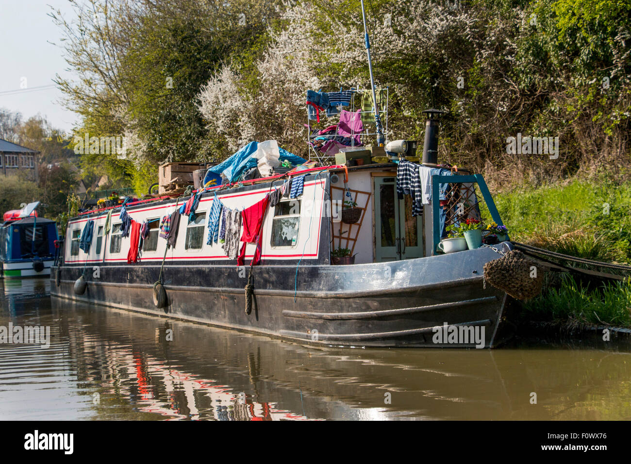 Washing line on canal boat hi-res stock photography and images - Alamy