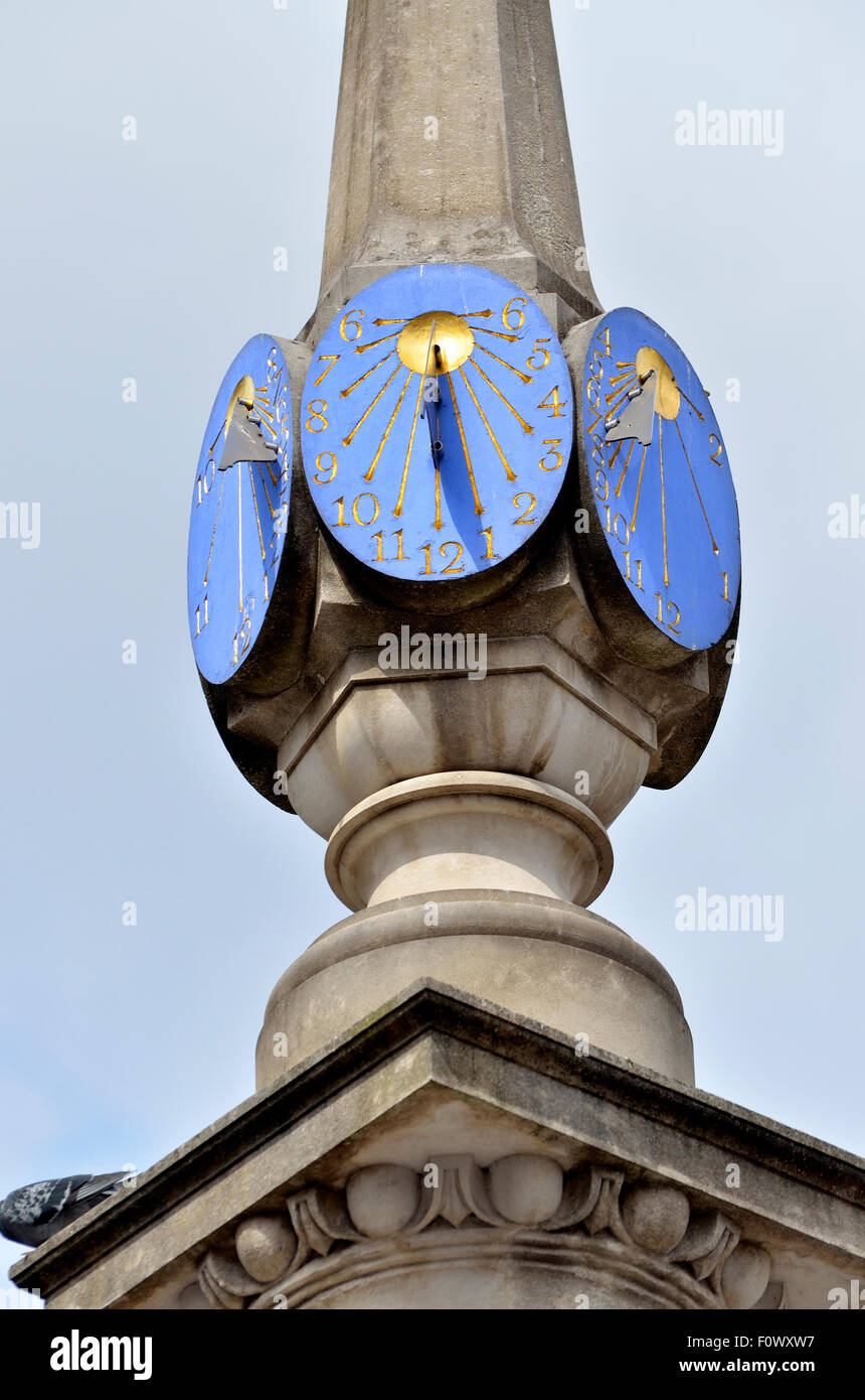 Sundials hi-res stock photography and images - Alamy