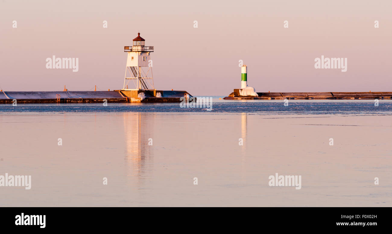 Frozen still hi-res stock photography and images - Alamy