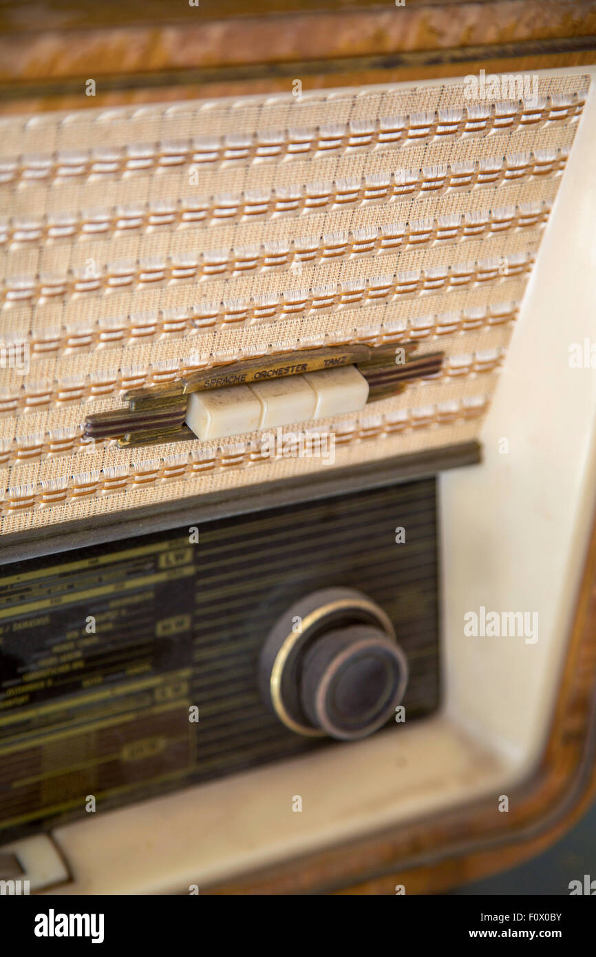 Vintage style radio hi-res stock photography and images - Alamy