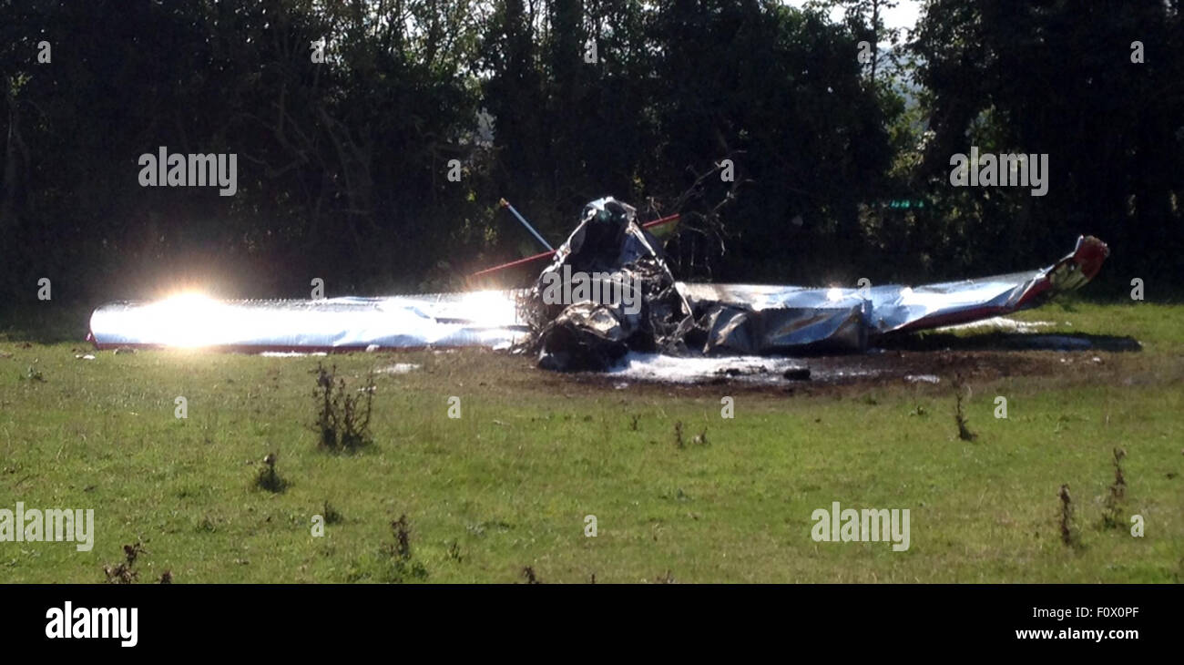 Crashed light aircraft hi-res stock photography and images - Alamy