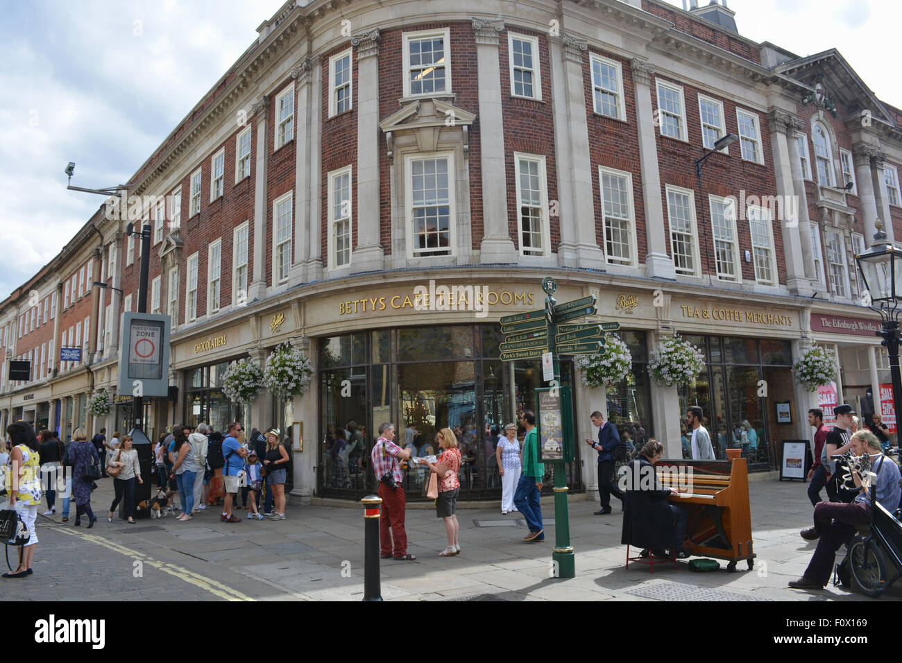 Bettys cafe hi-res stock photography and images - Alamy
