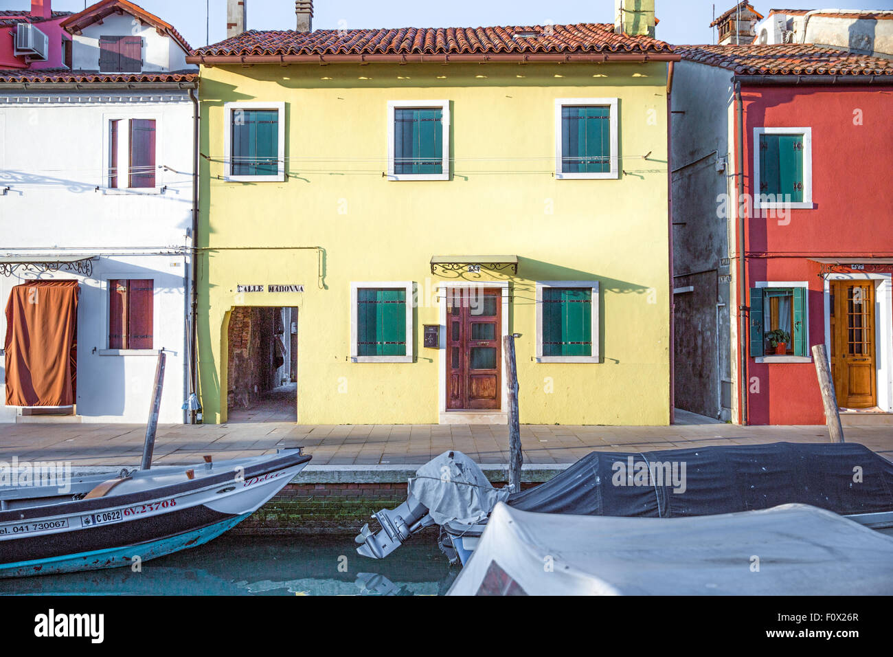 Canal side house on the Venetian Island of Burano Stock Photo - Alamy