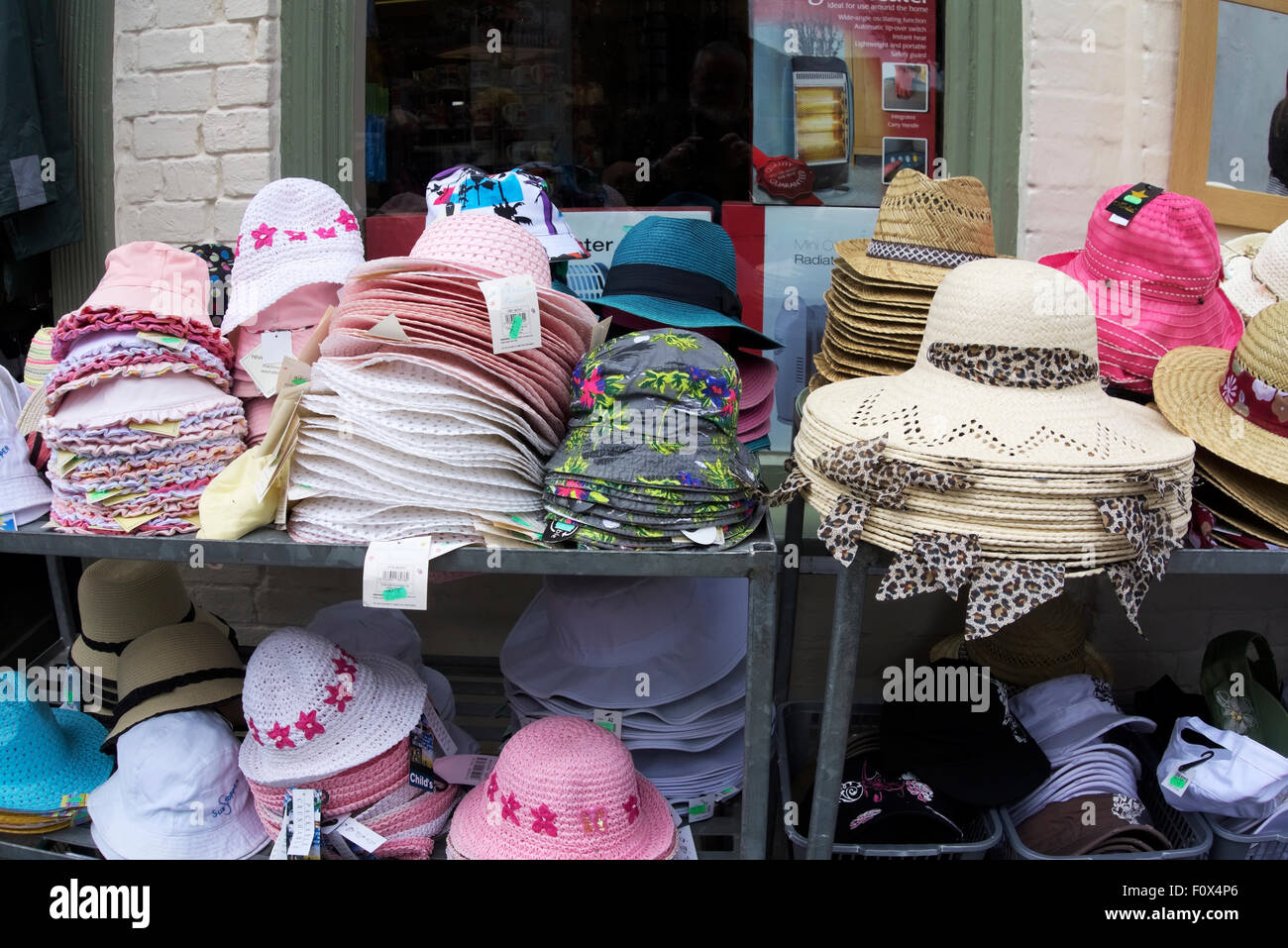 Shopping stall hi-res stock photography and images - Alamy