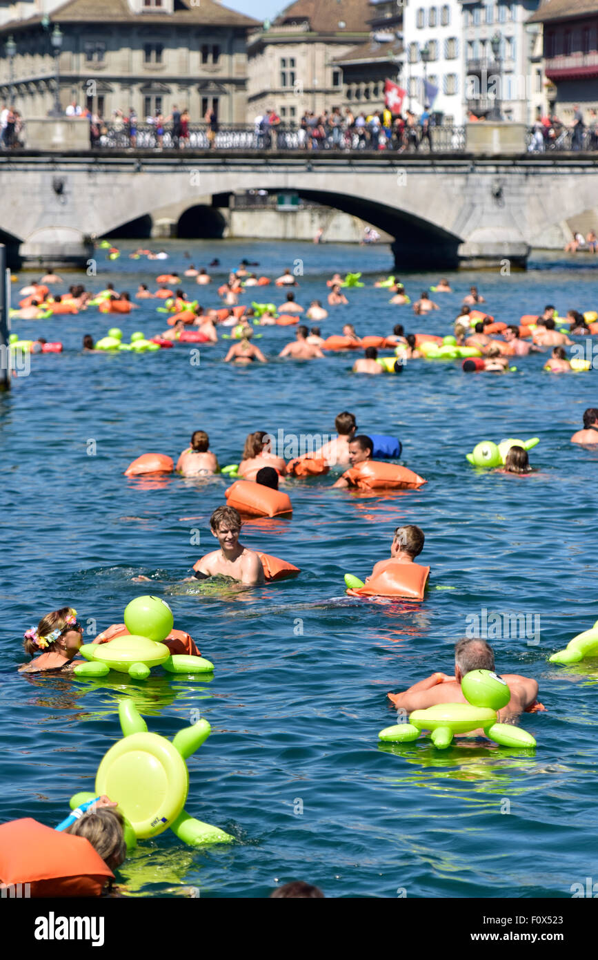 Zurich, Switzerland. 22nd August, 2015. Sunny weather and warm ...