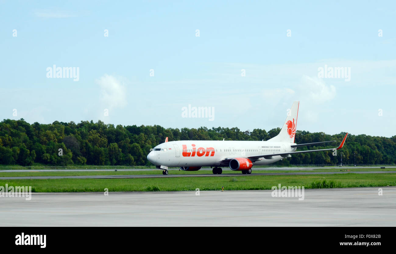 Boeing 737 900 hi-res stock photography and images - Alamy