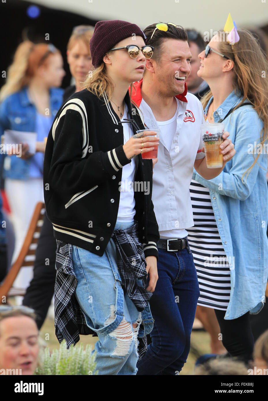 Cara Delevingne watches Grace Jones' performance at the Barclaycard ...